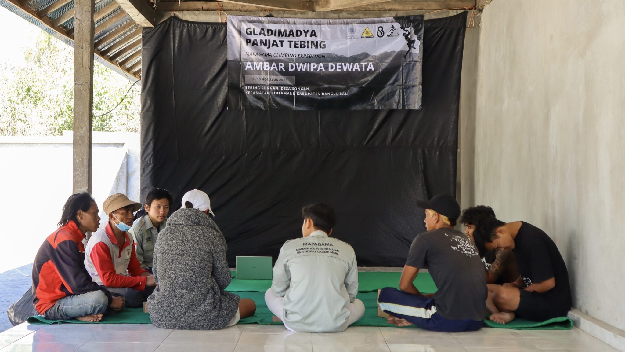 Mapagama - Harta Karun di Ujung Ladang Bawang Merah, Tebing di Desa ...